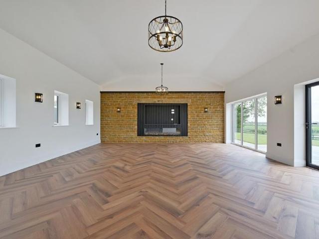 3 bedroom barn to rent