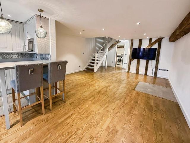 3 bedroom barn to rent