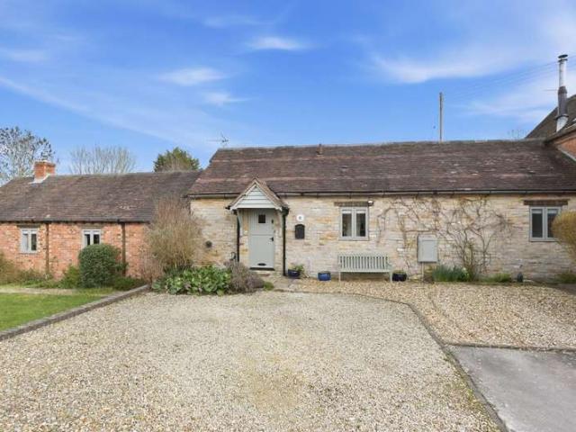 3 Bedroom Barn Conversion Character Property