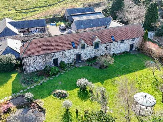 3 Bedroom Barn Conversion Character Property