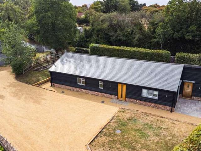 3 Bedroom Barn Conversion Character Property