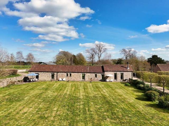 3 Bedroom Barn Conversion Character Property