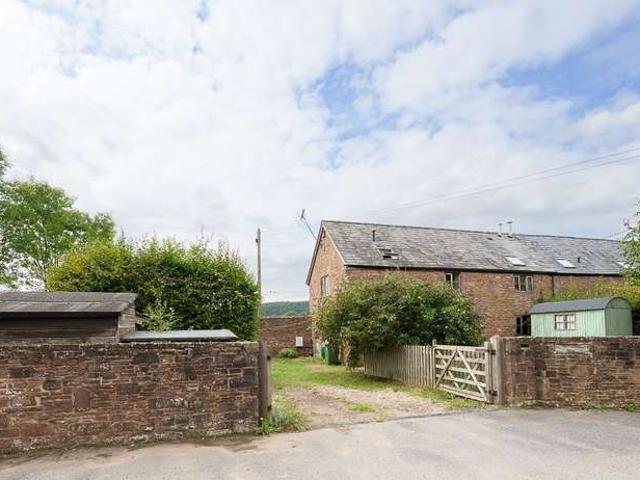 3 Bedroom Barn Conversion Character Property