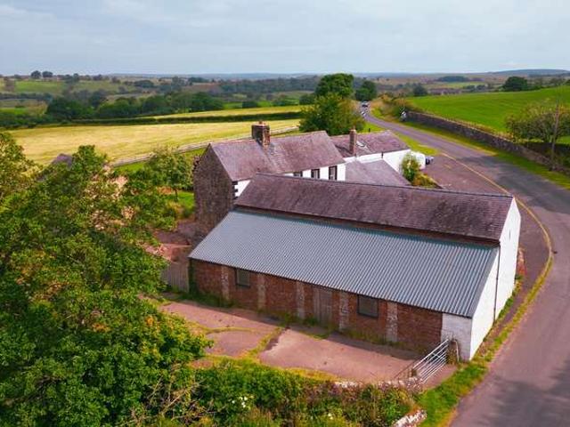 3 Bedroom Barn Conversion Character Property