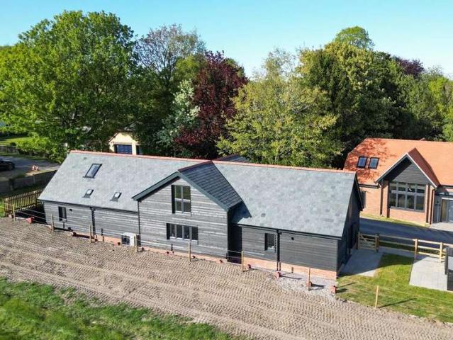 3 Bedroom Barn Conversion Character Property