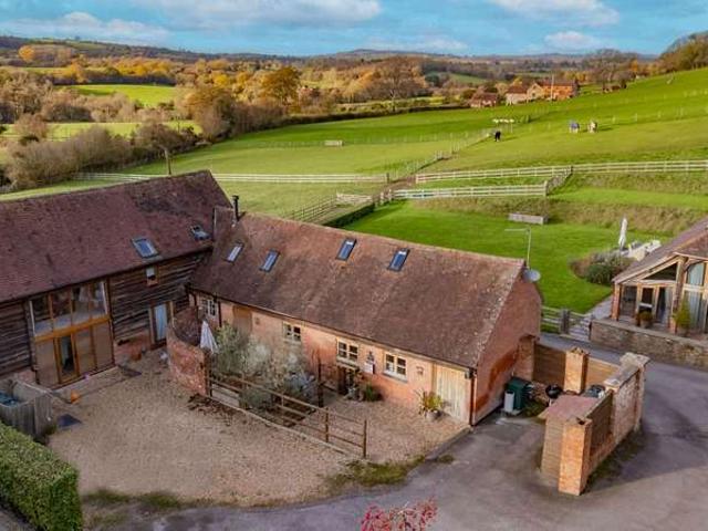 3 Bedroom Barn Conversion Character Property
