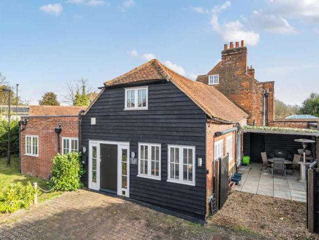 3 Bedroom Barn Conversion Character Property