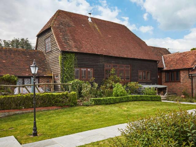 3 Bedroom Barn Conversion Character Property