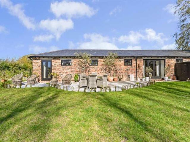 3 Bedroom Barn Conversion Character Property