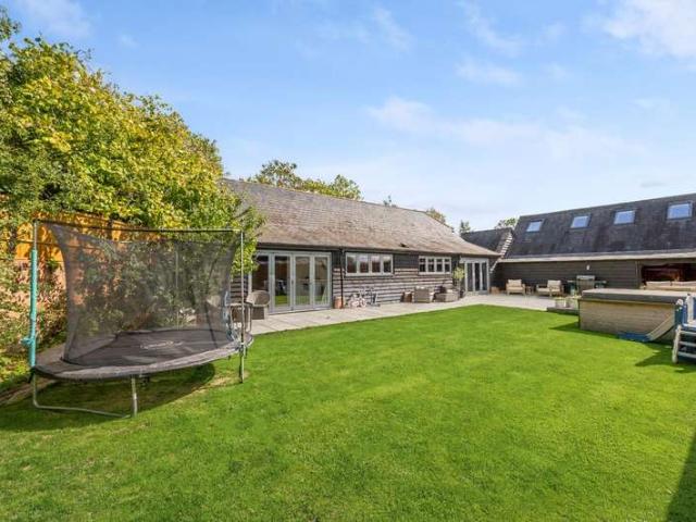 3 Bedroom Barn Conversion Character Property