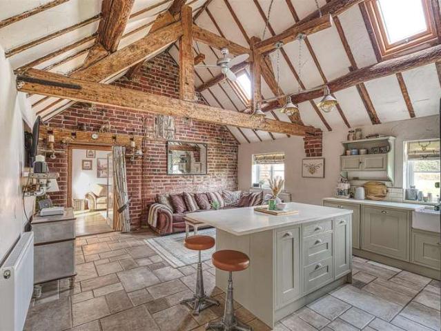 3 Bedroom Barn Conversion Character Property