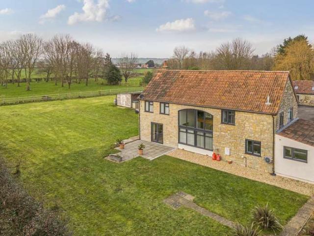 3 Bedroom Barn Conversion Character Property
