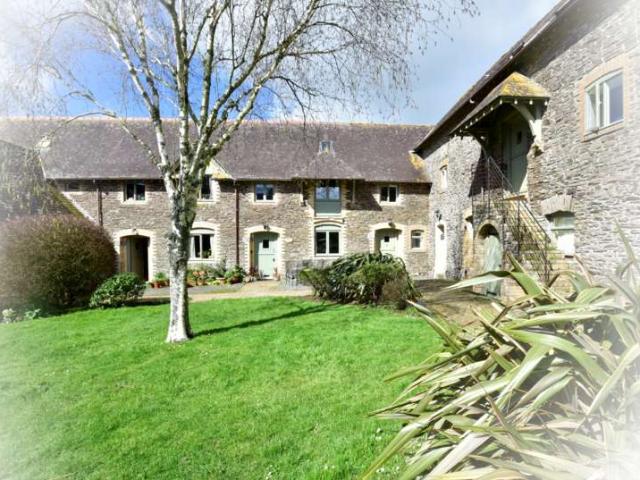 3 Bedroom Barn Conversion Character Property