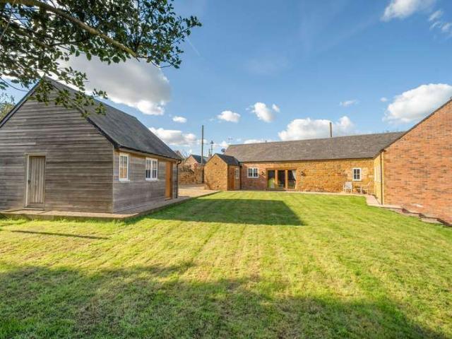 3 Bedroom Barn Conversion Character Property