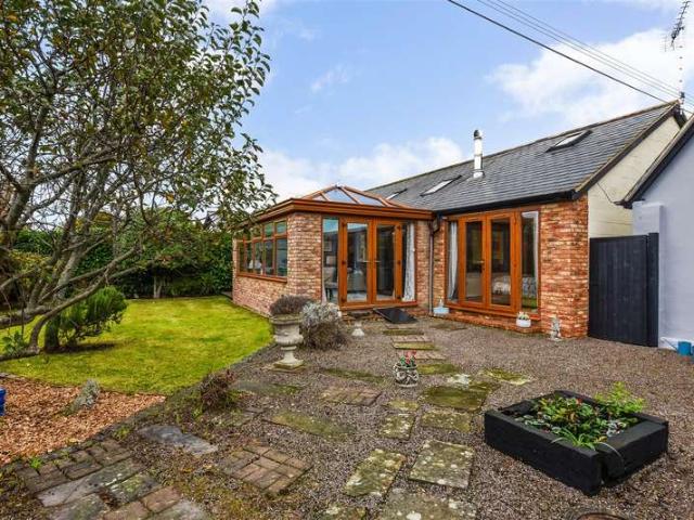 3 Bedroom Barn Conversion Character Property
