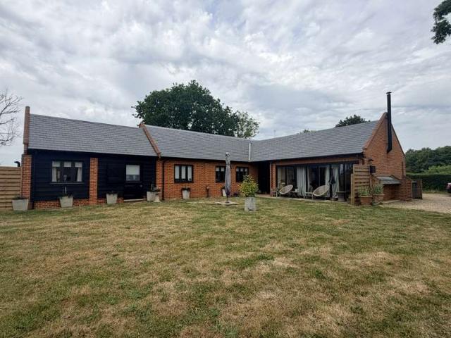 3 Bedroom Barn Conversion Character Property