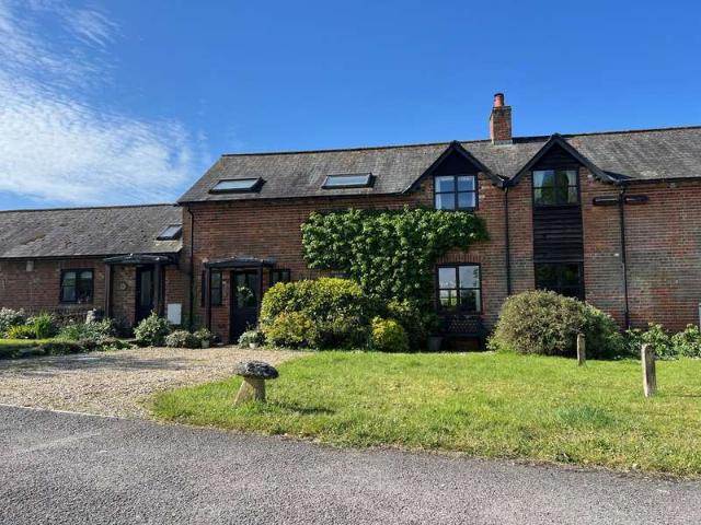 3 Bedroom Barn Conversion Character Property