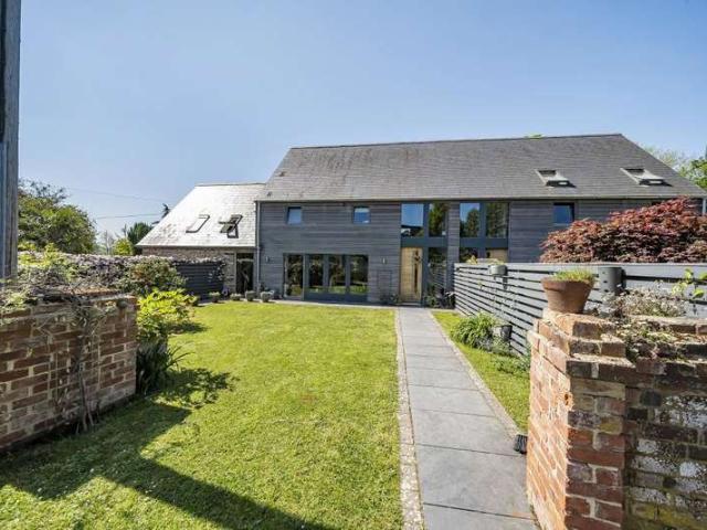 3 Bedroom Barn Conversion Character Property