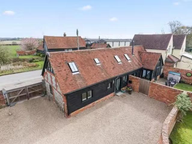 3 bedroom barn conversion for rent in Chartridge, Chesham, Buc.