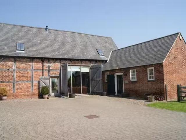 3 bedroom barn conversion for rent in Cosford Lane, Cosford, R.