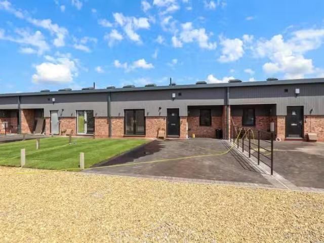 3 bedroom barn conversion for rent in Holt Farm, Studley, B80