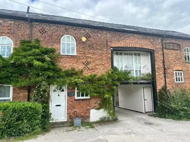 3 bedroom barn conversion for rent in Lower Lane, Eaton, Tarpo.