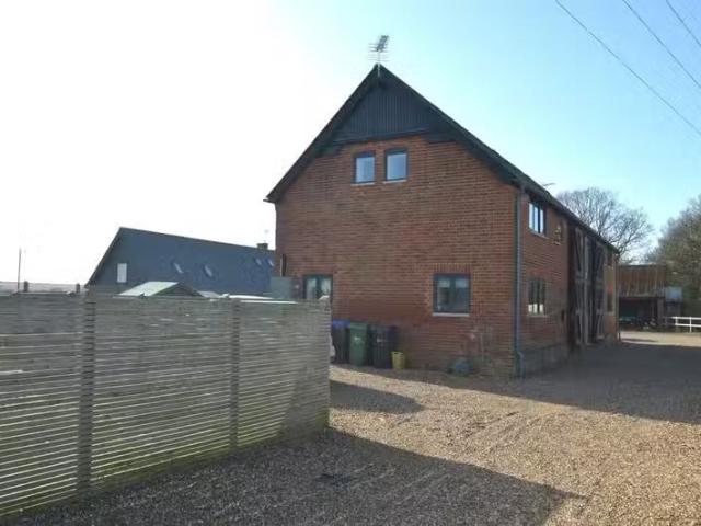 3 bedroom barn conversion for rent in Russells Road, Halstead.