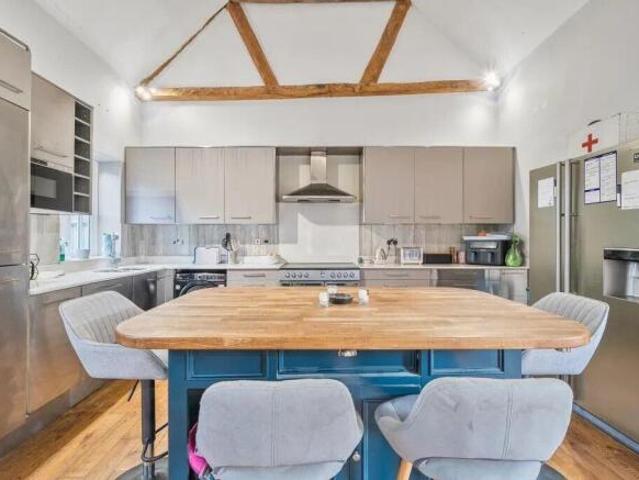 3 bedroom barn conversion for sale in Benjamin Lane, Wexham, Buckinghamshire, SL3