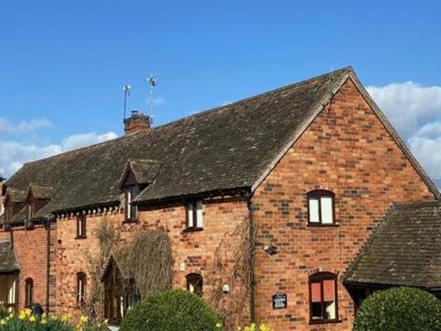 3 Bedroom Barn Conversion For Sale In Crews Hill Court
