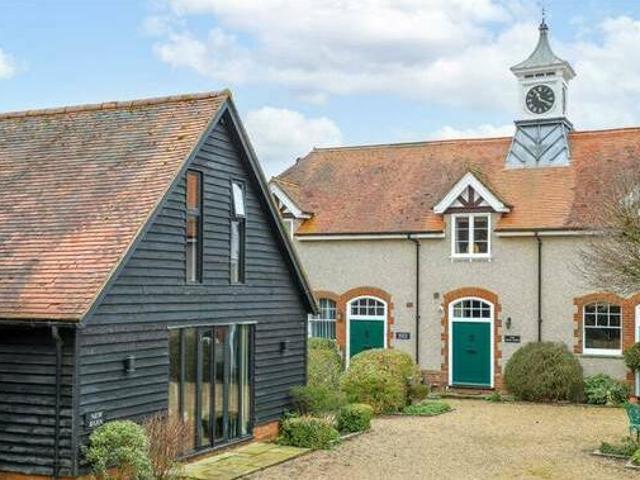 3 bedroom barn conversion for sale in Fanhams Hall Road Ware SG12
