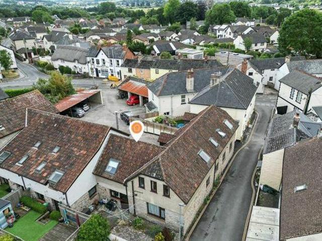 3 Bedroom Barn Conversion For Sale In Fore Street, Kingsteignton