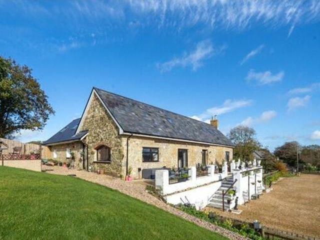 3 Bedroom Barn Conversion For Sale In Godshill