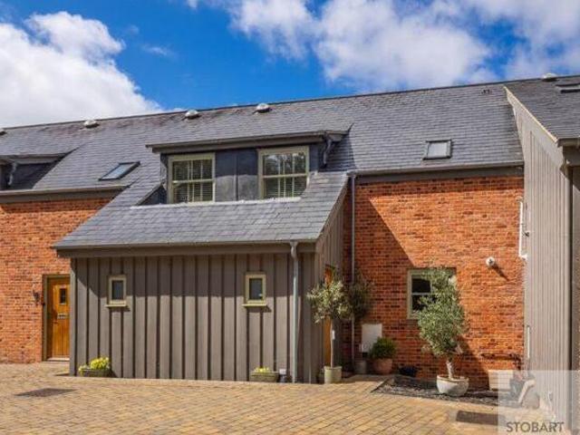 3 Bedroom Barn Conversion For Sale In Hellesdon Road, Norwich