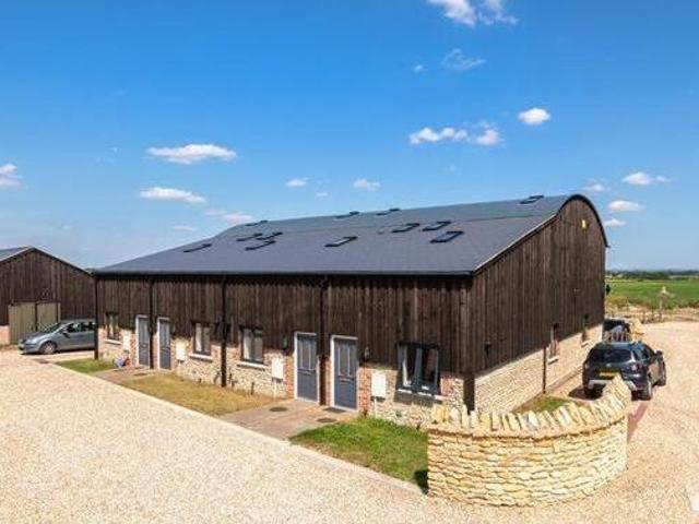 3 Bedroom Barn Conversion For Sale In Sleaford Road