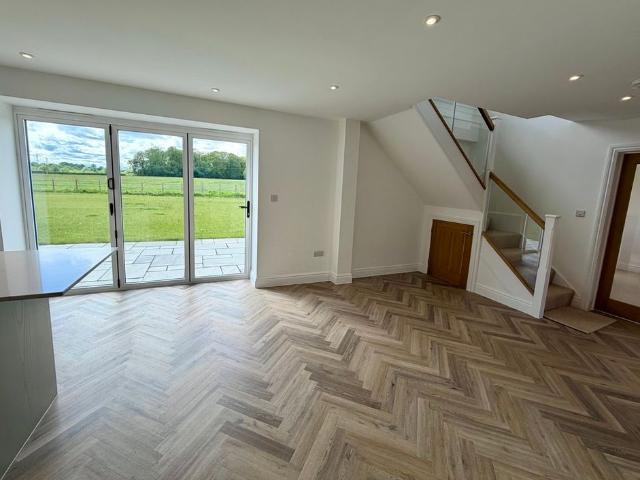 3 bedroom barn conversion to let