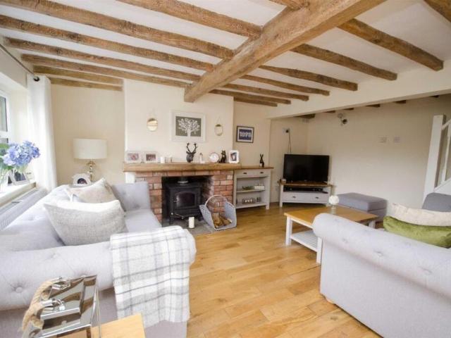 3 bedroom barn conversion to rent