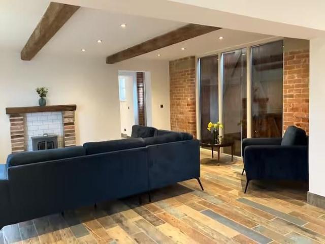 3 bedroom barn conversion to rent