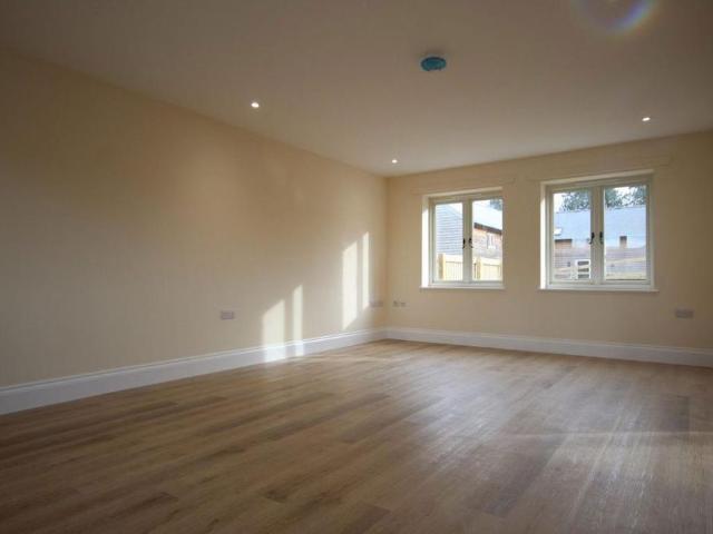 3 bedroom barn conversion to rent
