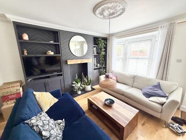 3 bedroom barn conversion to rent
