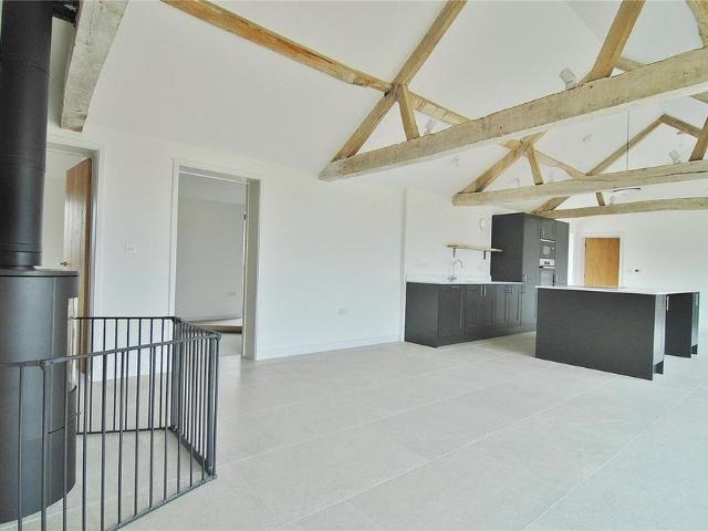 3 bedroom barn conversion to rent