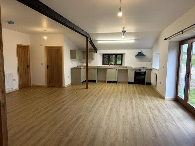 3 bedroom barn conversion to rent