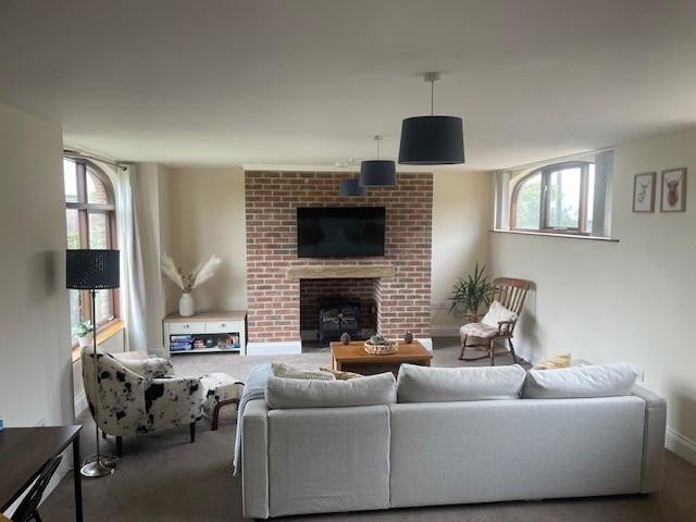 3 bedroom barn conversion to rent
