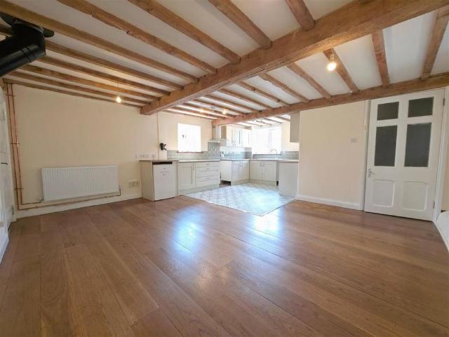 3 bedroom barn conversion to rent