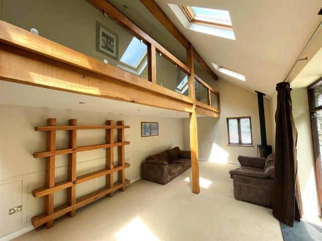 3 bedroom barn conversion to rent