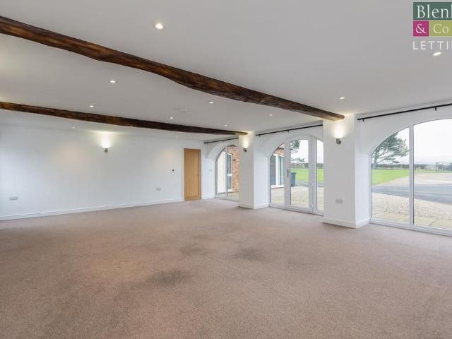 3 bedroom barn conversion to rent