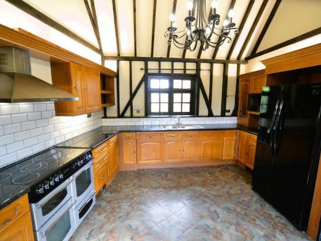3 bedroom barn conversion to rent