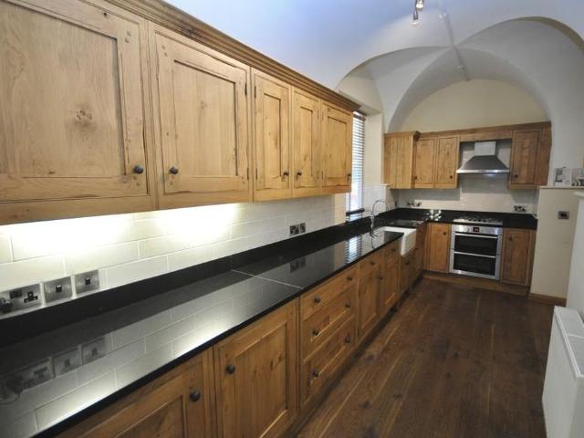 3 bedroom barn conversion to rent