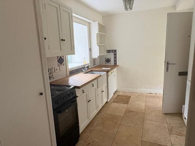3 bedroom barn conversion to rent