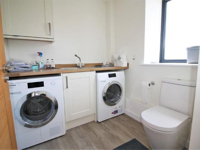 3 bedroom barn conversion to rent