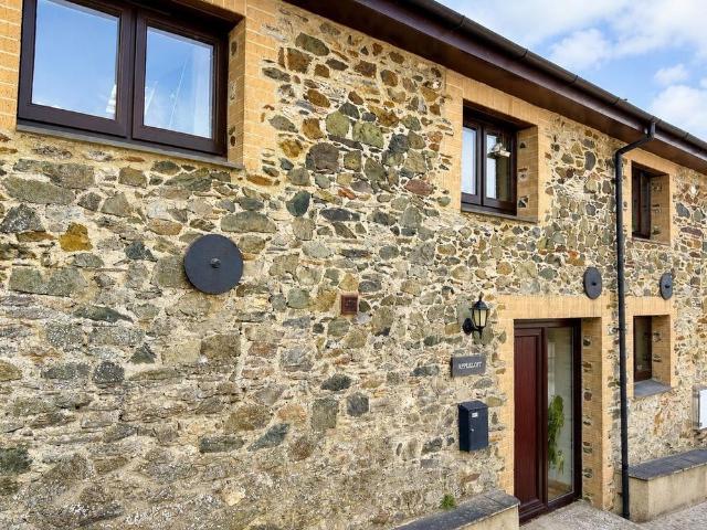 3 bedroom barn conversion to rent
